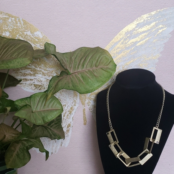 Kenneth Cole | Jewelry | Kenneth Cole Gold Tone Necklace | Poshmark